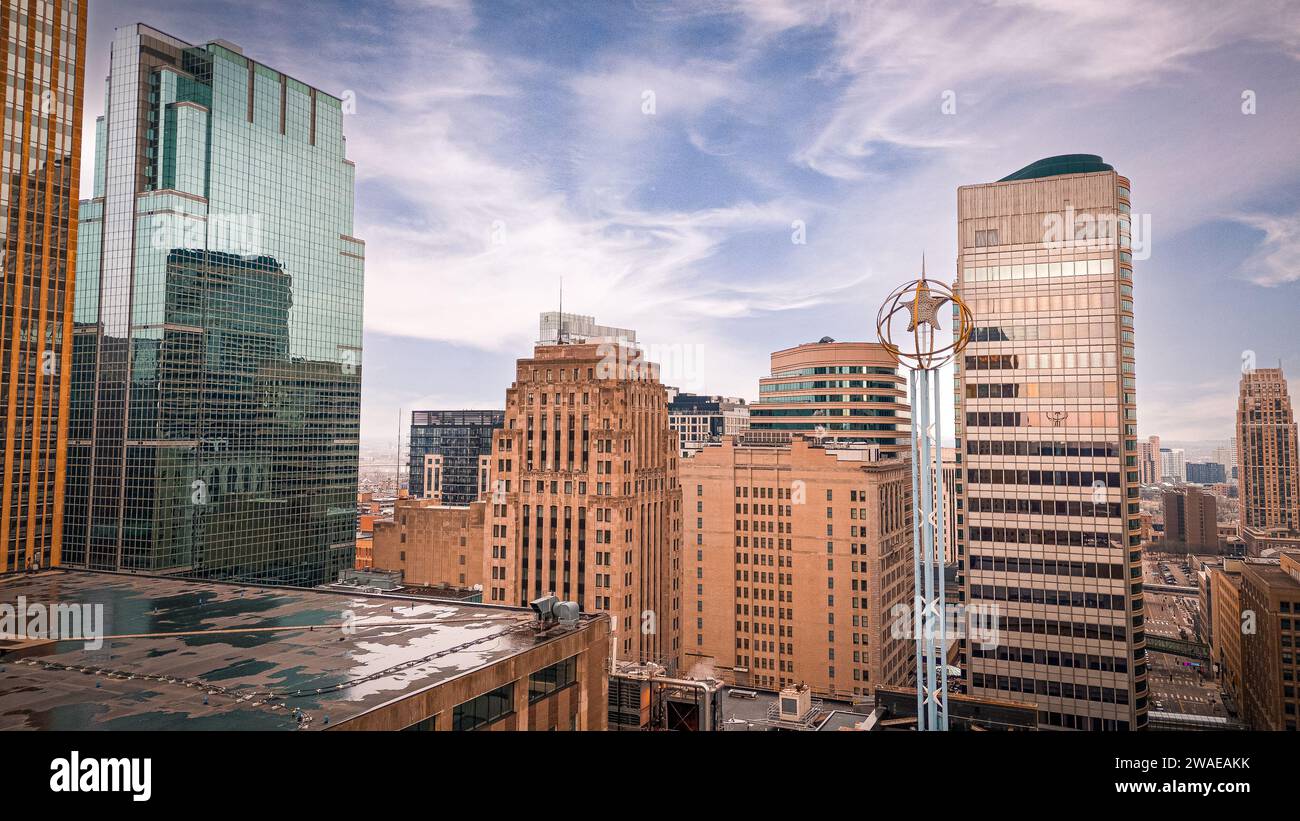Bustling office atmosphere hi-res stock photography and images - Alamy
