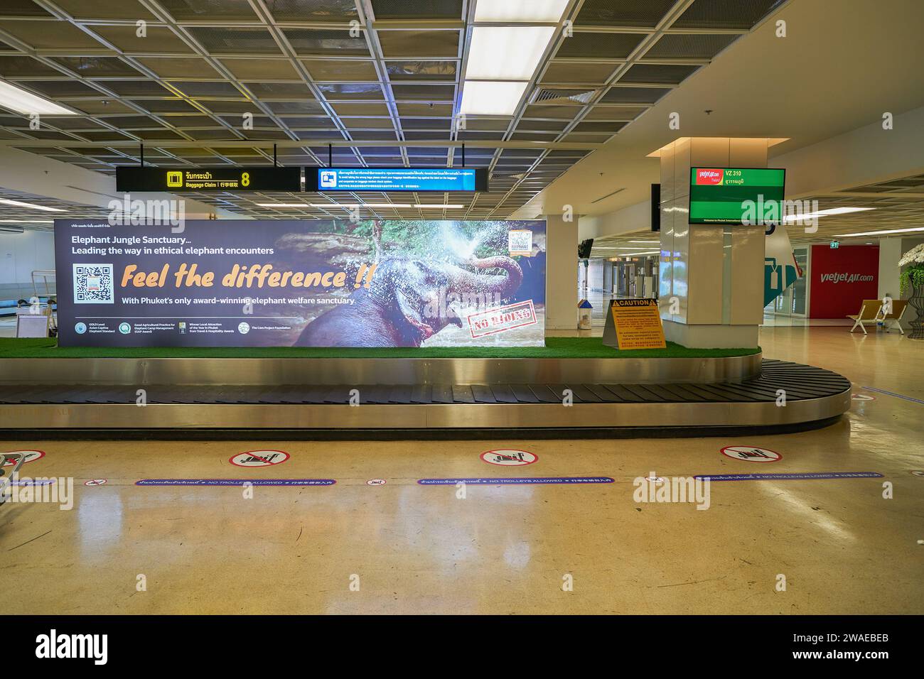 Baggage claim poster hi-res stock photography and images - Alamy