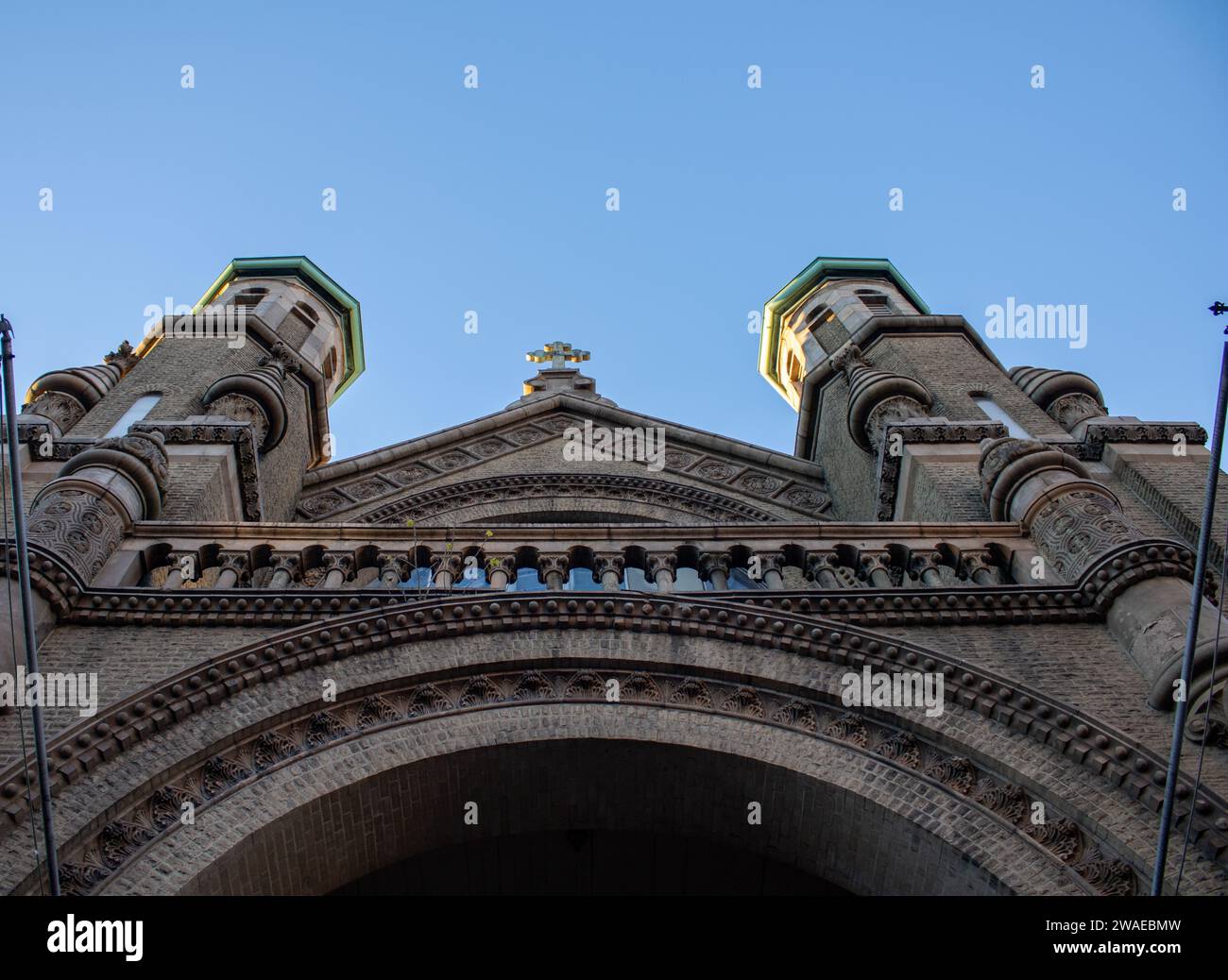 A low angle of the Italian architecture of Brooklyn church at Park ...