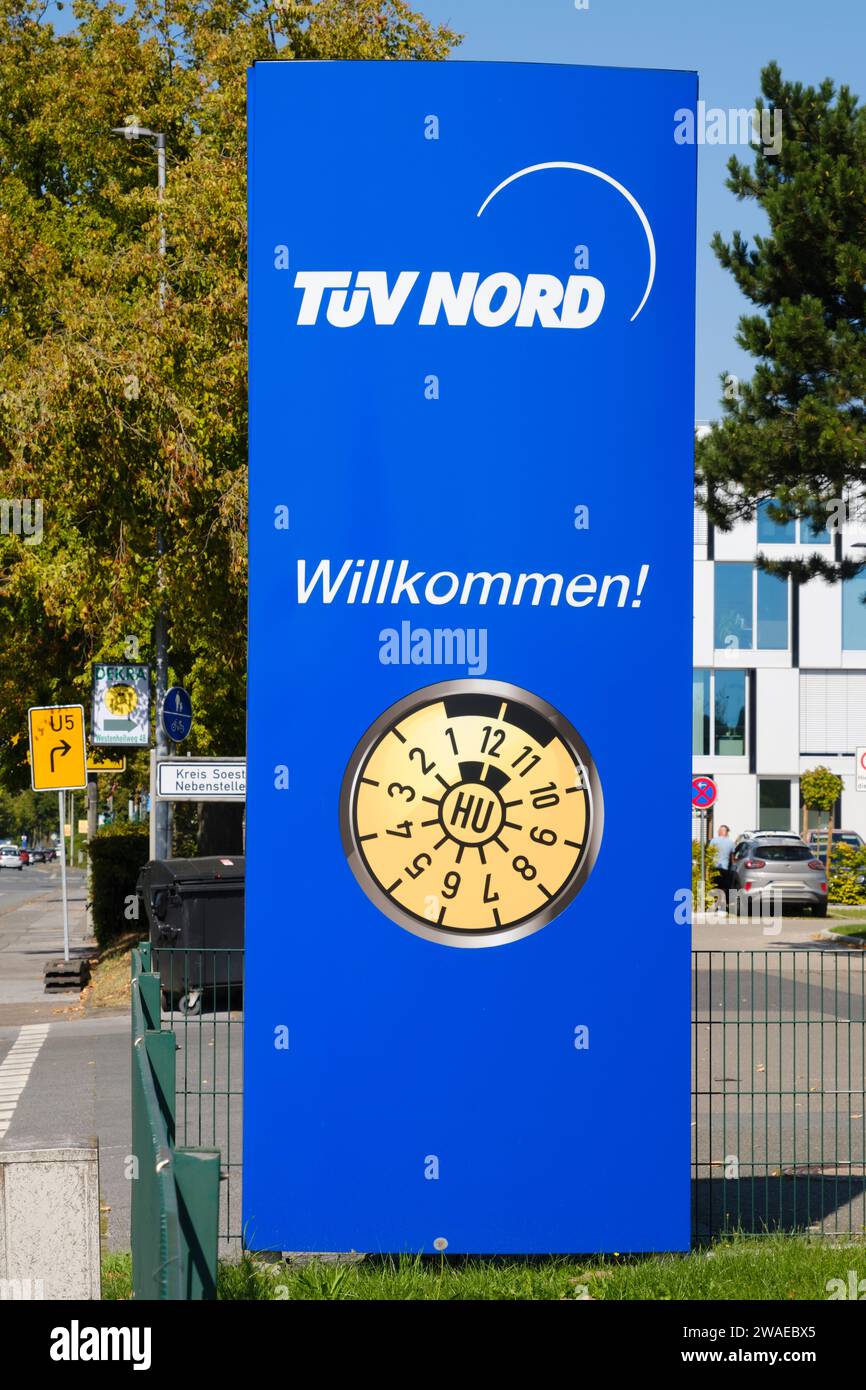 Tüv station hi-res stock photography and images - Alamy