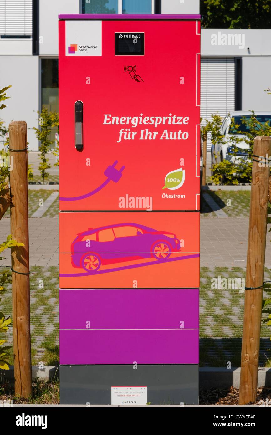 Sign electric vehicle charging station Stock Photo - Alamy