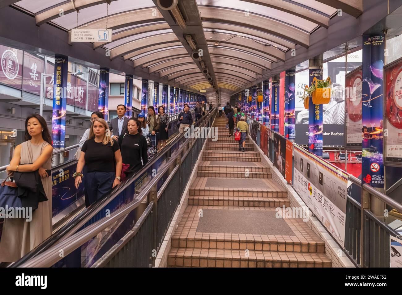 Outdoor escalator hi-res stock photography and images - Alamy