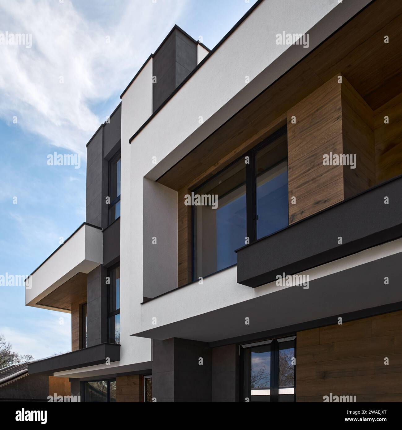 Contemporary Residential Building Exterior in the Daylight Stock Photo ...
