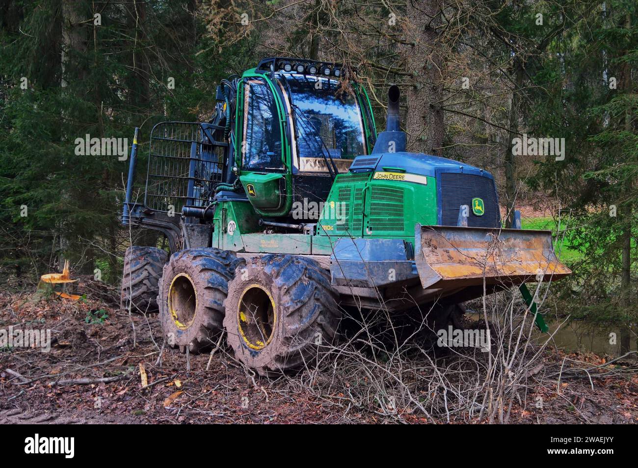 John Deere 1110g Forwarder, Forsttechnik zur Abzolzung von Bäumen im ... John Deere 1110g Forwarder, Forsttechnik zur Abzolzung von Bäumen im ...