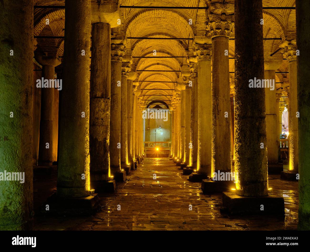 Columns in the Basilica Cistern catacombs in Istanbul Stock Photo - Alamy