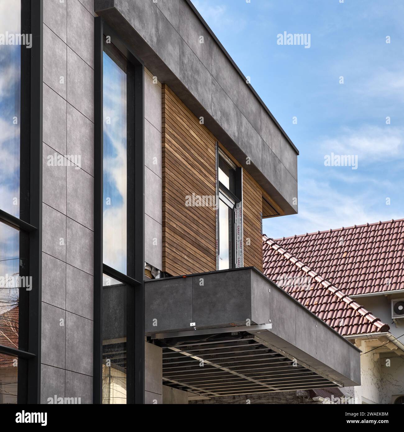 Fixing on houses hi-res stock photography and images - Alamy