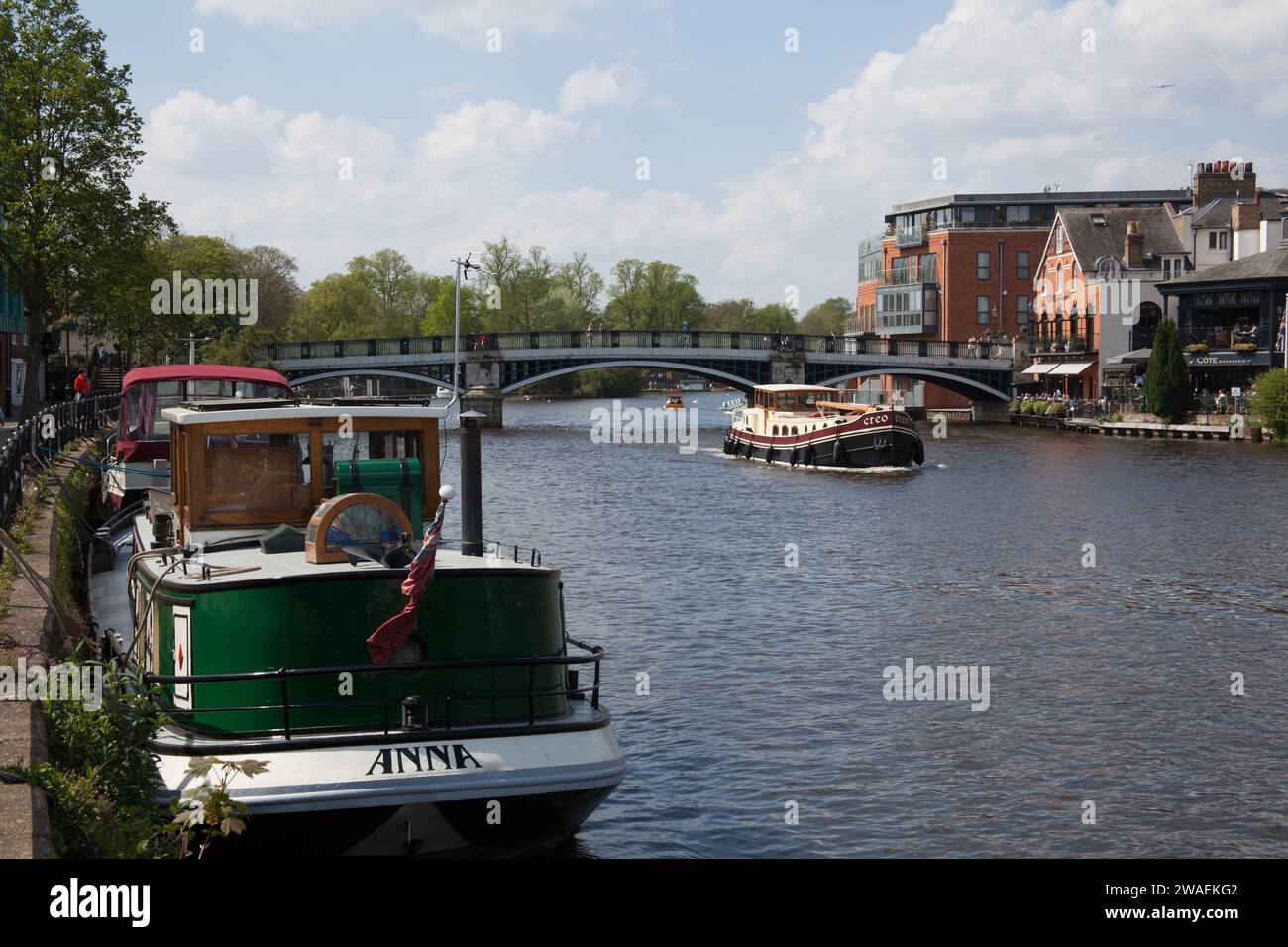 Boats on the River Thames at the Windsor Eton Bridge between Windsor ...