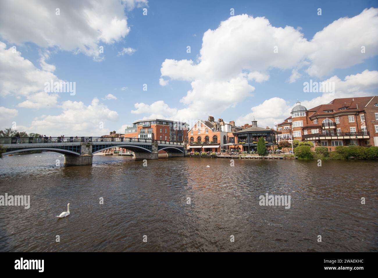 Views of the River Thames at the Windsor Eton Bridge between Windsor ...
