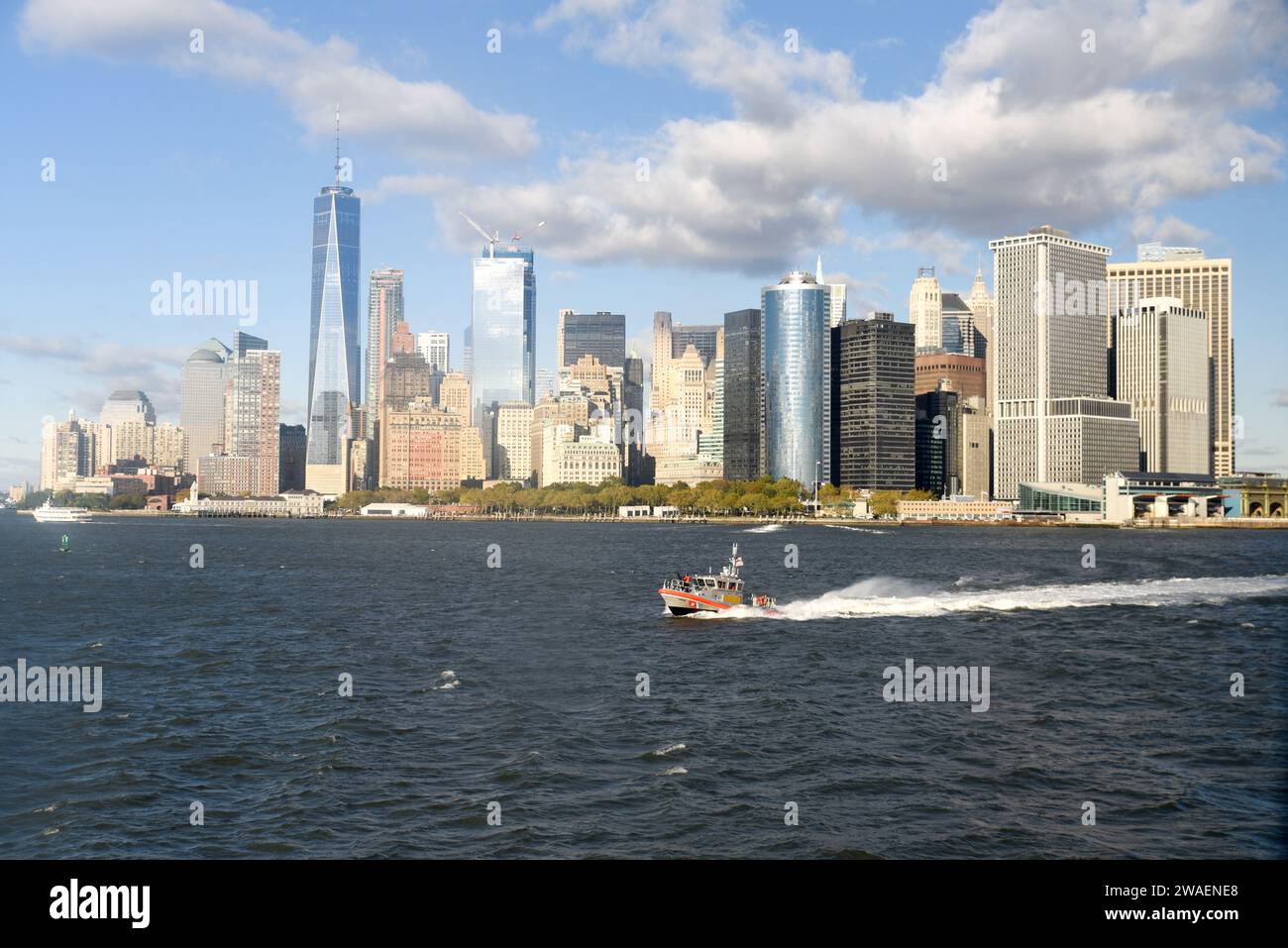 New york city over hudson boat hi-res stock photography and images - Alamy
