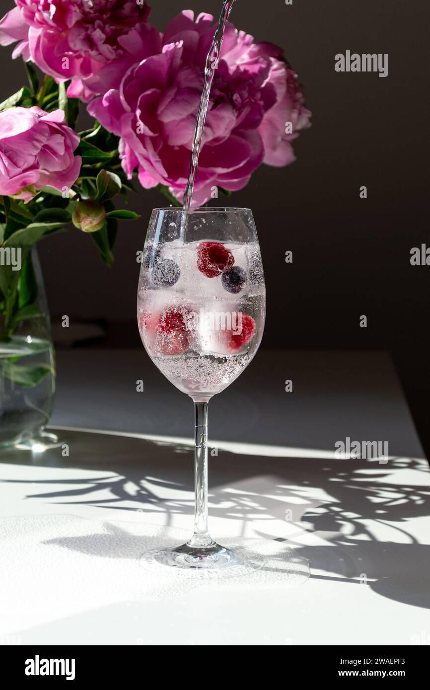 Ice filling hi-res stock photography and images - Alamy