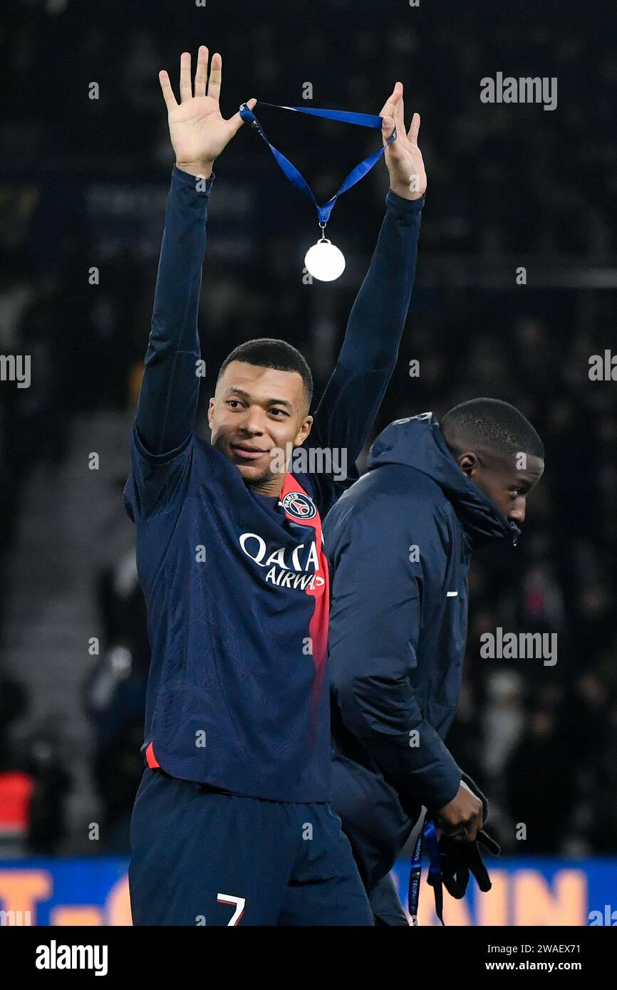 Kylian mbappe trophée hi-res stock photography and images - Alamy