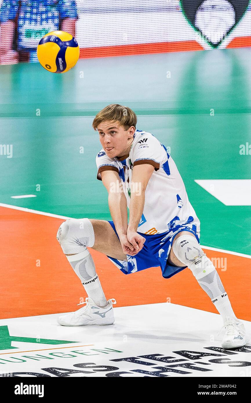 Action ballannahme hi-res stock photography and images - Alamy