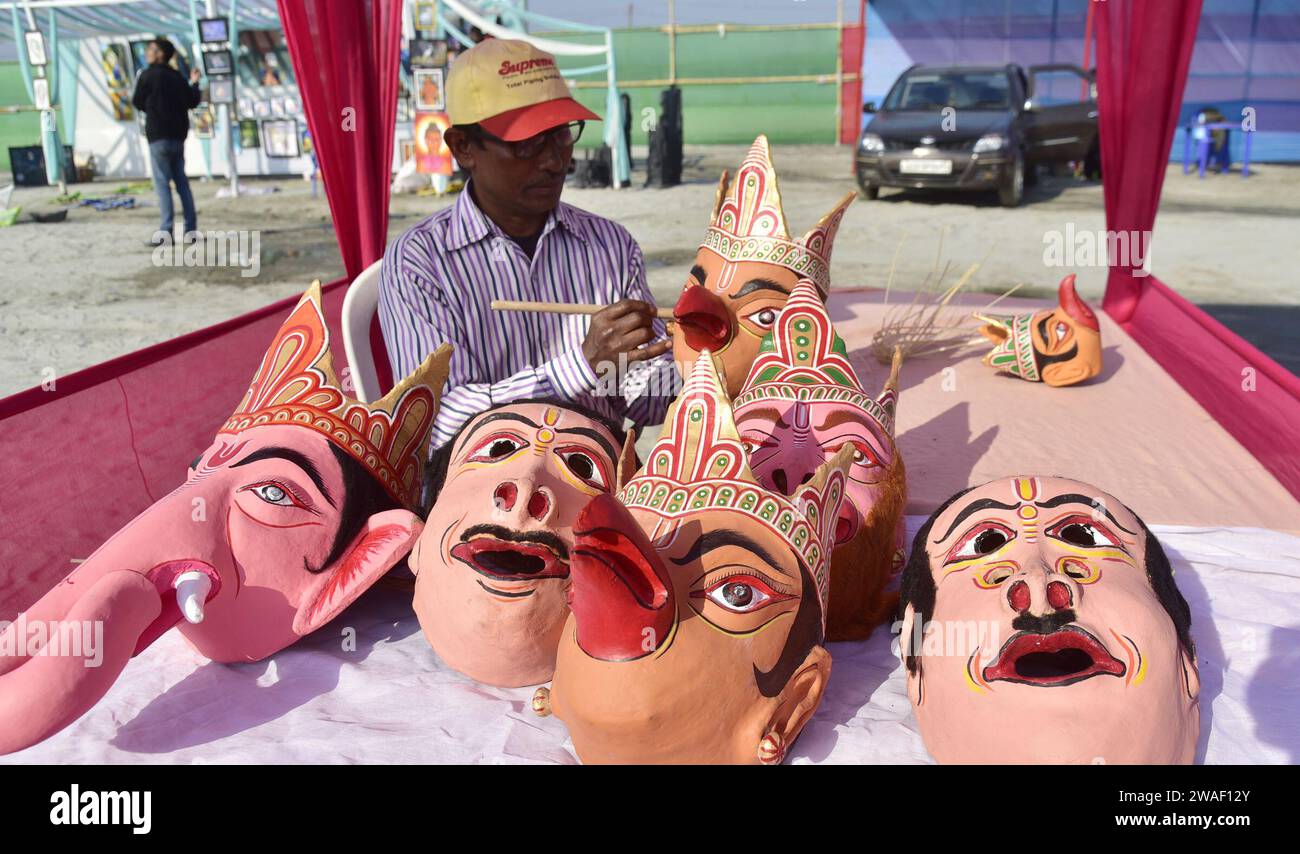 Guwahati, Guwahati, India. 4th Jan, 2024. Artist Debokanta Hazarika ...