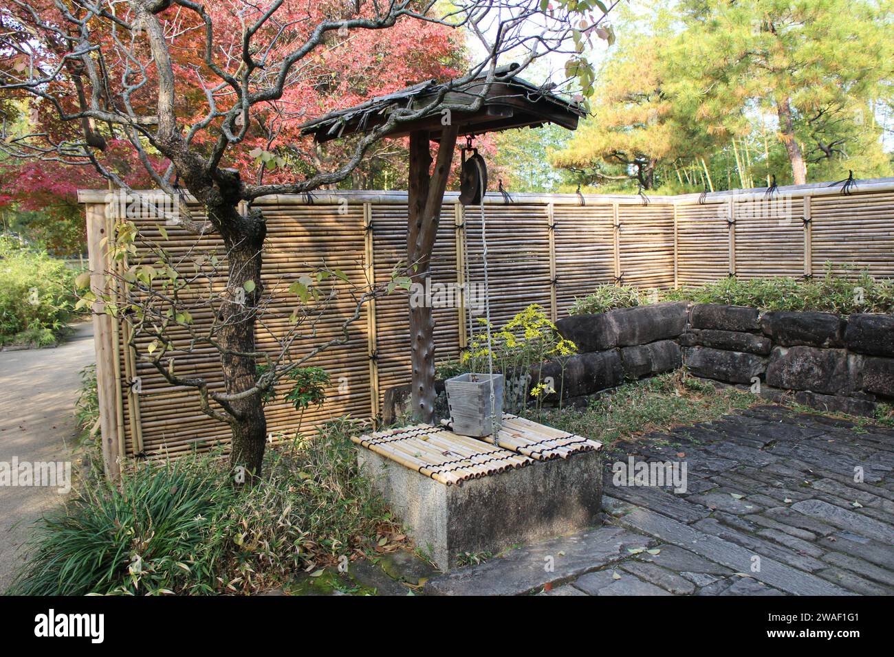Japanese well hi-res stock photography and images - Alamy