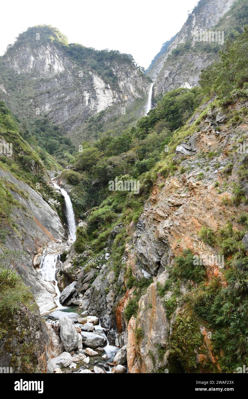 Scenic river shot through forest hi-res stock photography and images ...