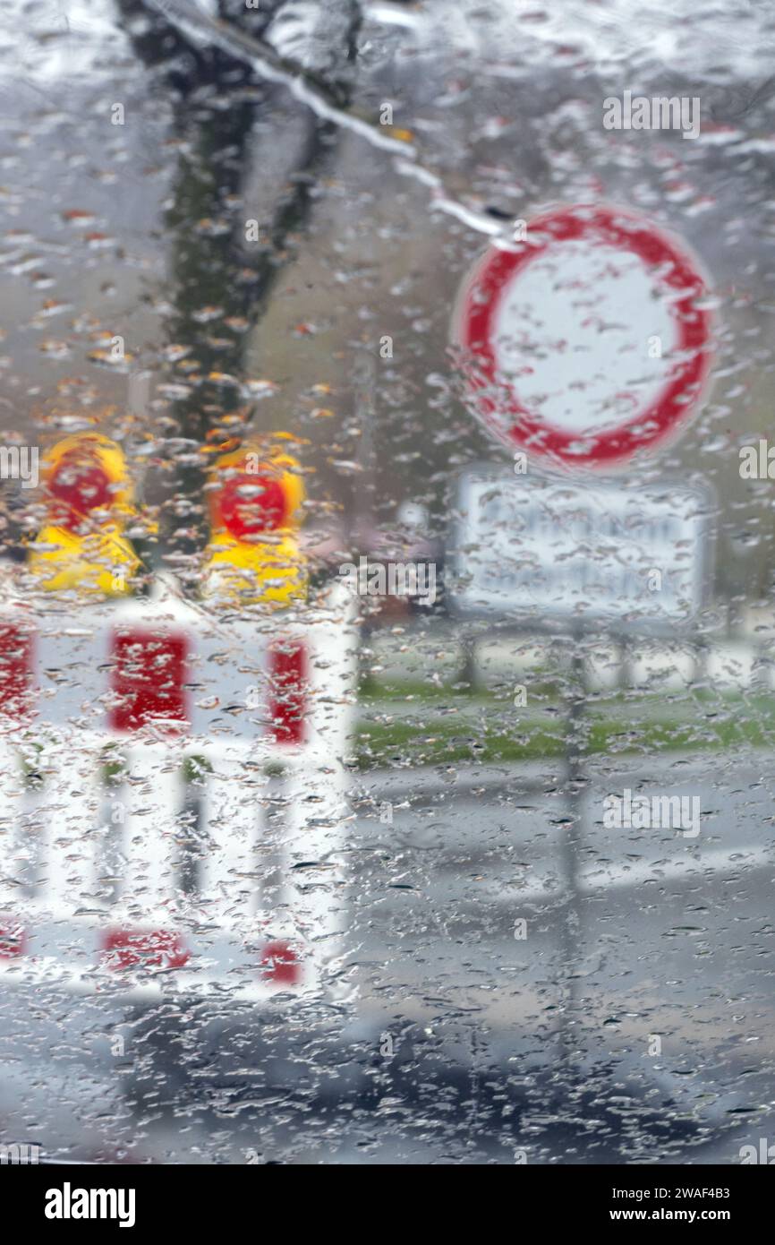 Ebing, Germany. 04th Jan, 2024. Through the windshield of a car, on ...