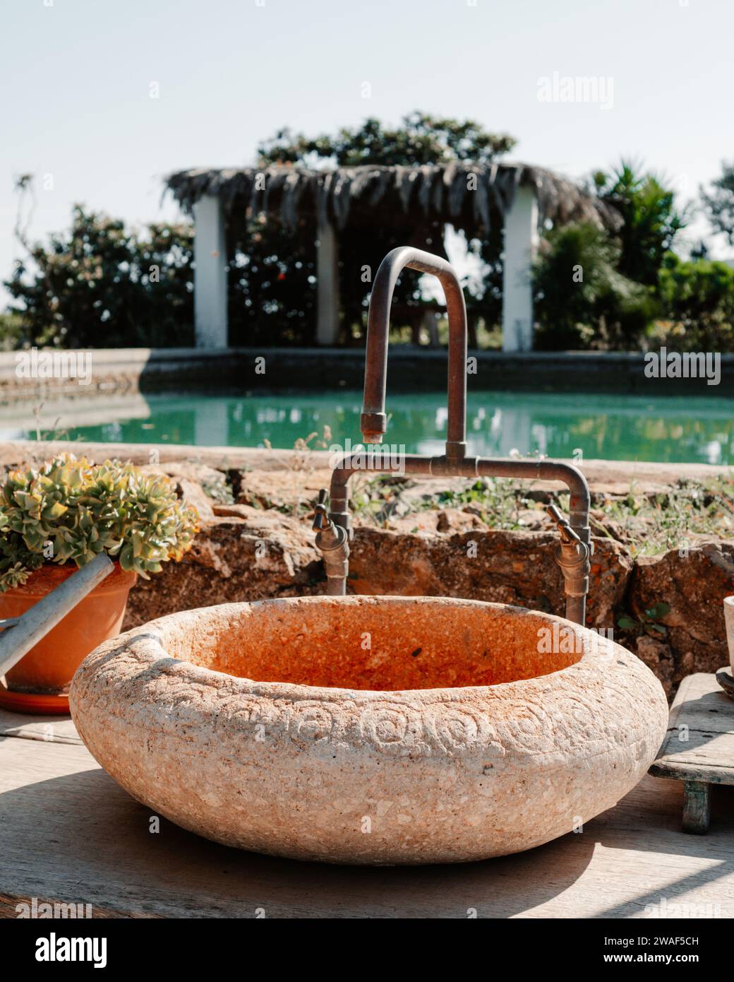Outdoor sink hi-res stock photography and images - Alamy
