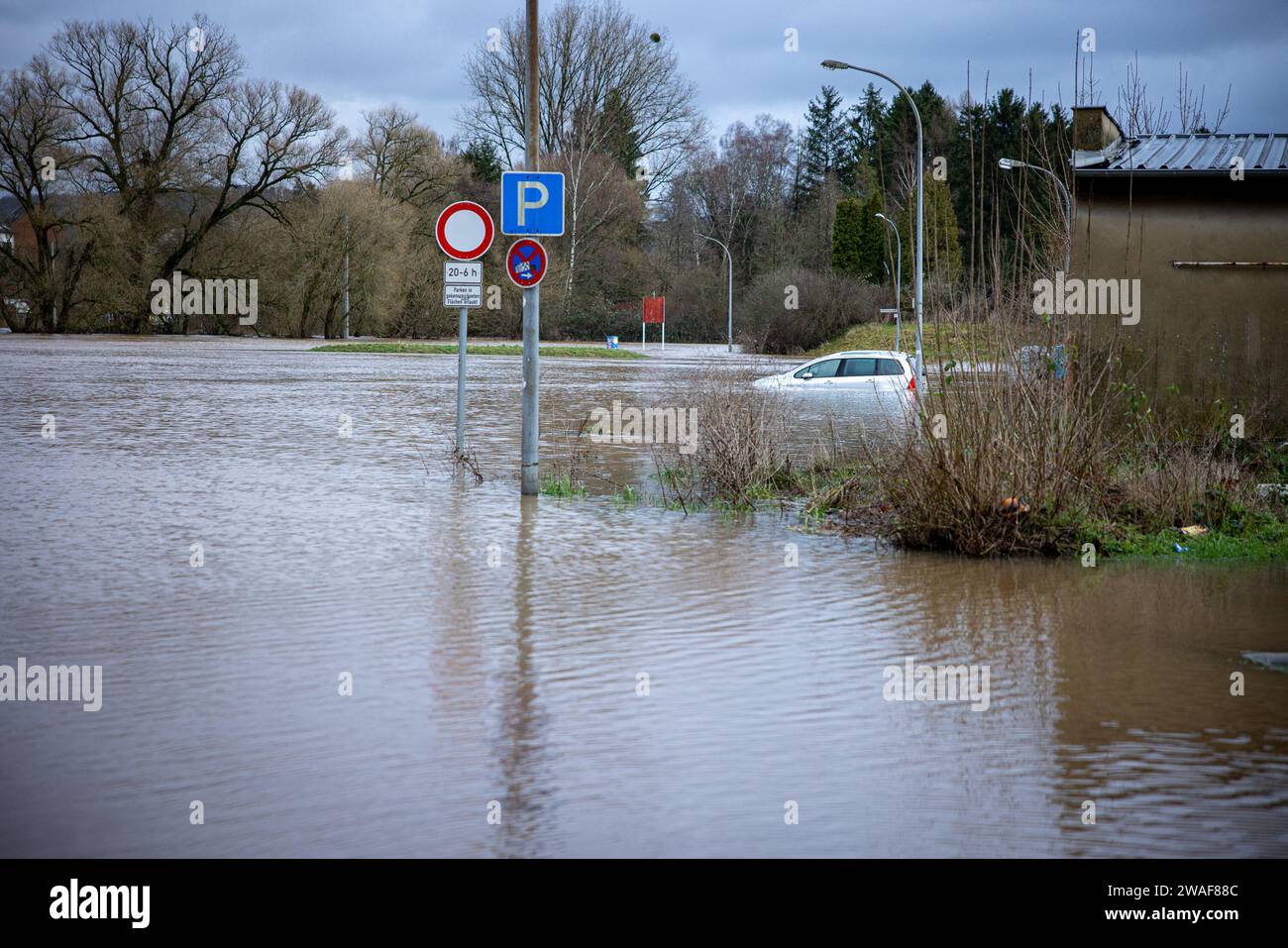 Neunkirchen, Germany. 04th Jan, 2024. The Blies floods in Neunkirchen ...