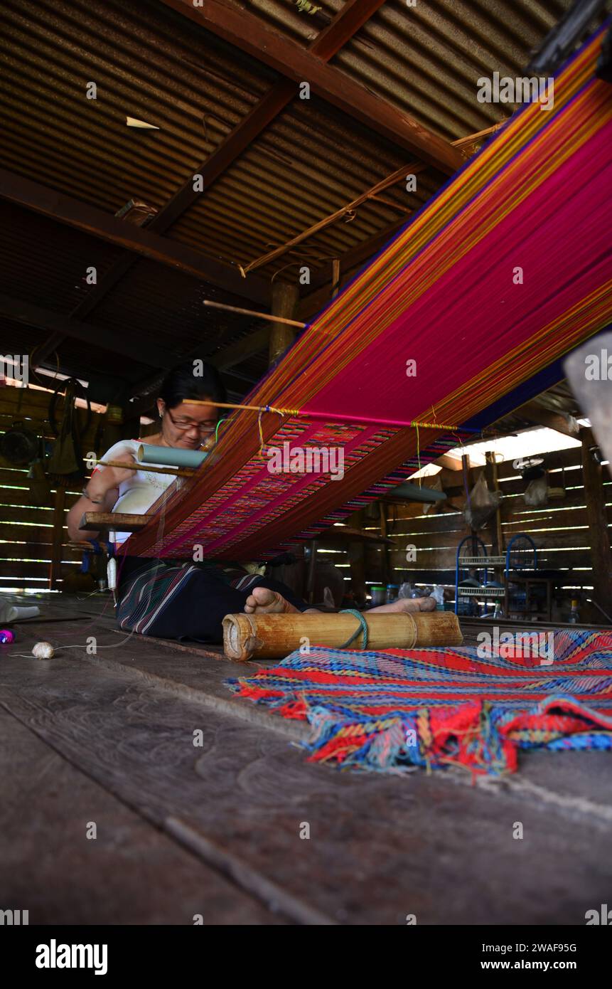 Traditional folk wisdom hand woven cotton of Kariang ethnic and tribe ...