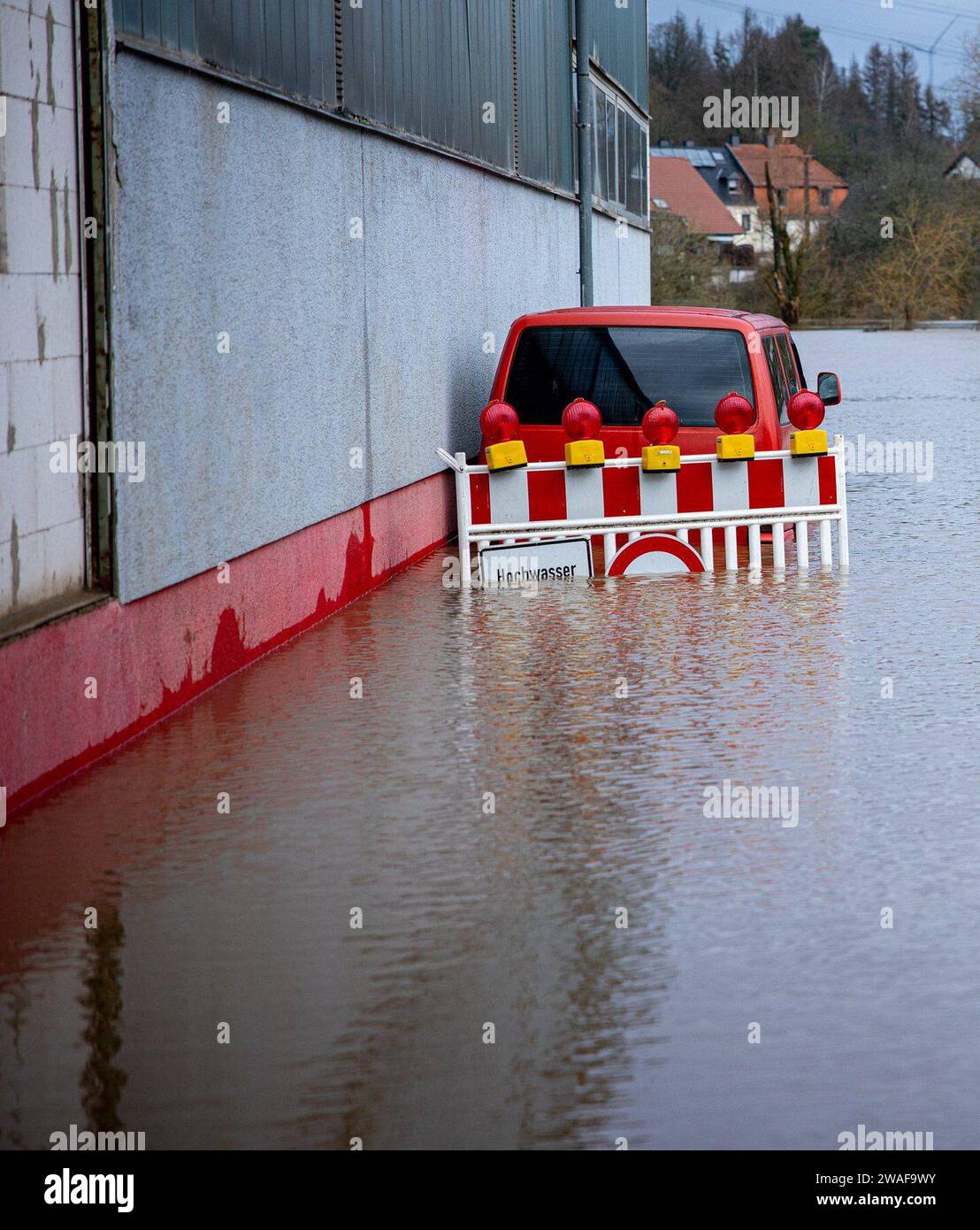 Neunkirchen, Germany. 04th Jan, 2024. The Blies river floods in ...