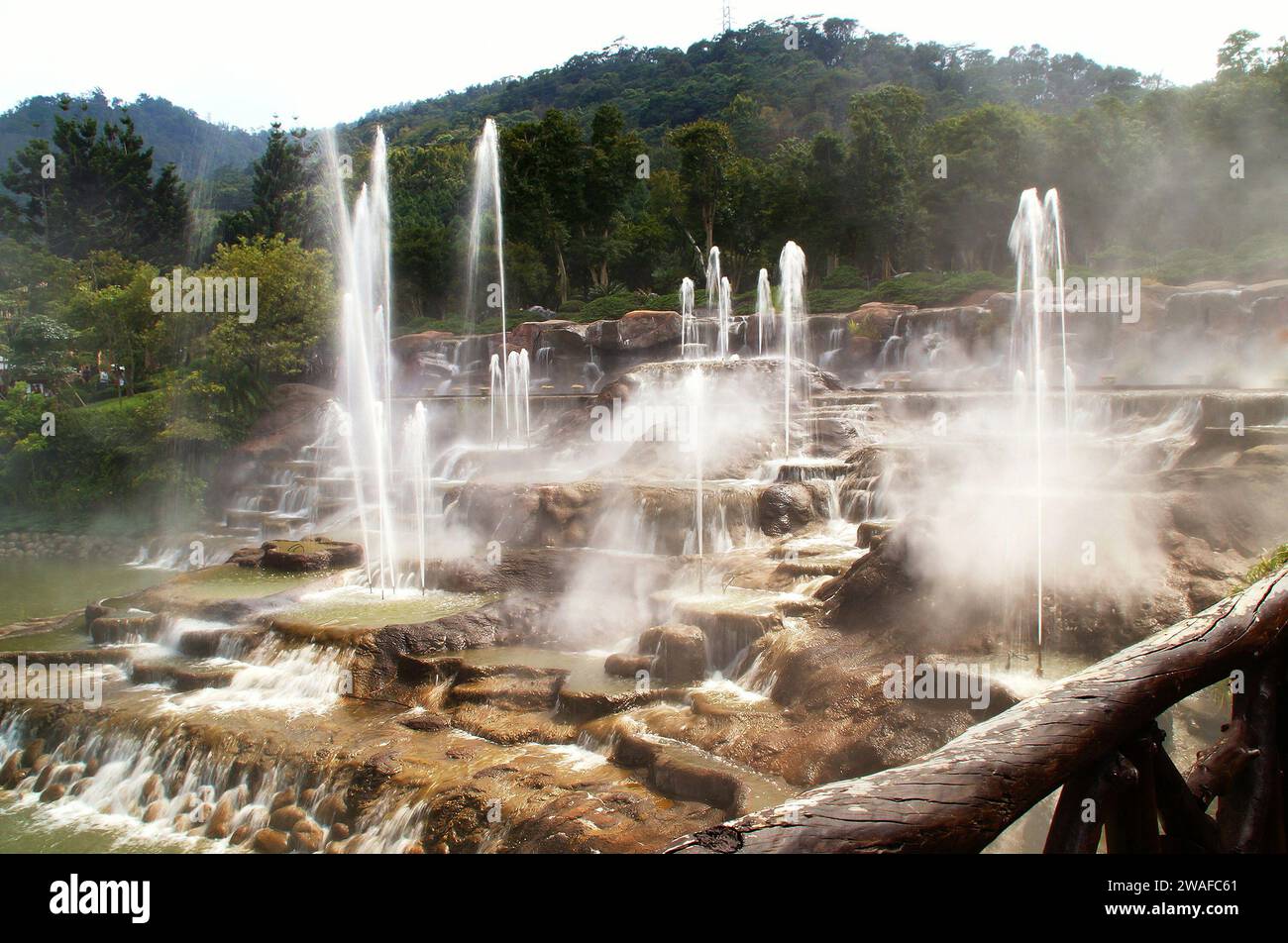 Fountain like hi-res stock photography and images - Alamy