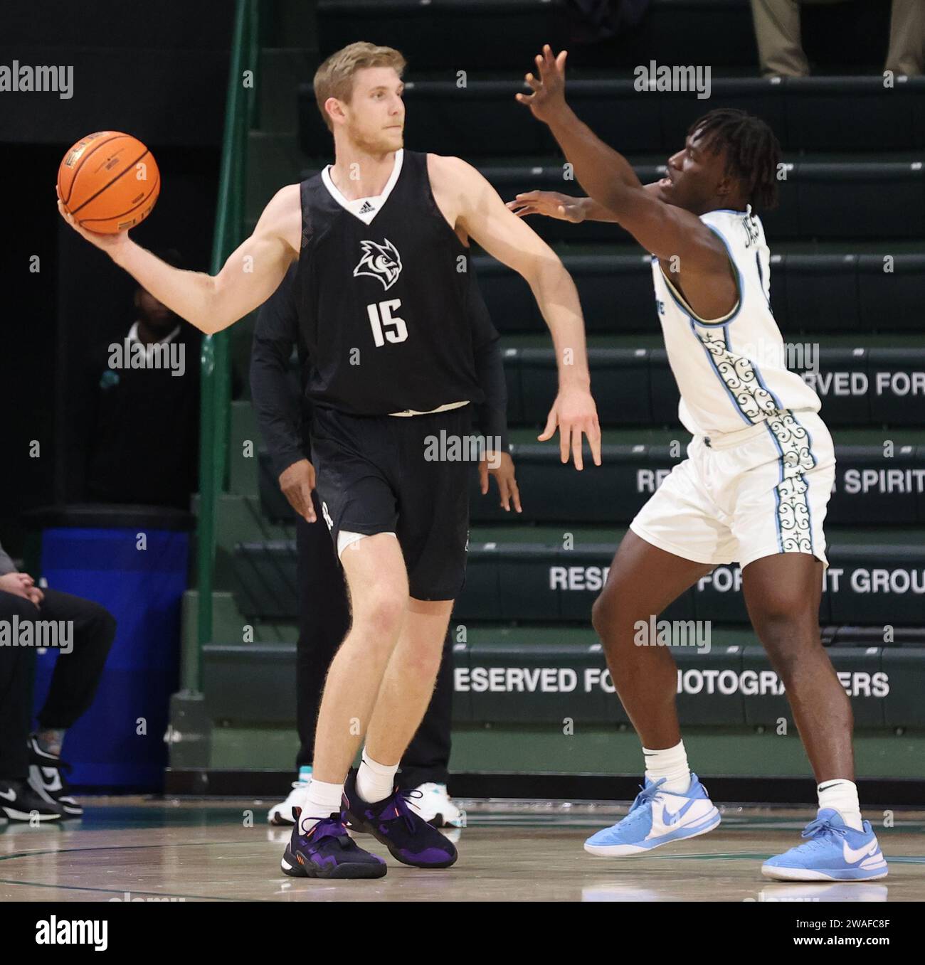 New Orleans, USA. 03rd Jan, 2024. Rice Owls forward Max Fiedler (15 ...