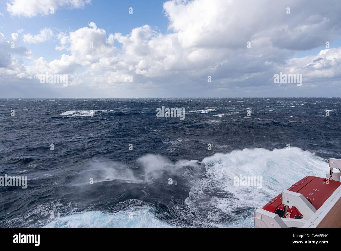 Waves from ship in ocean hi-res stock photography and images - Alamy