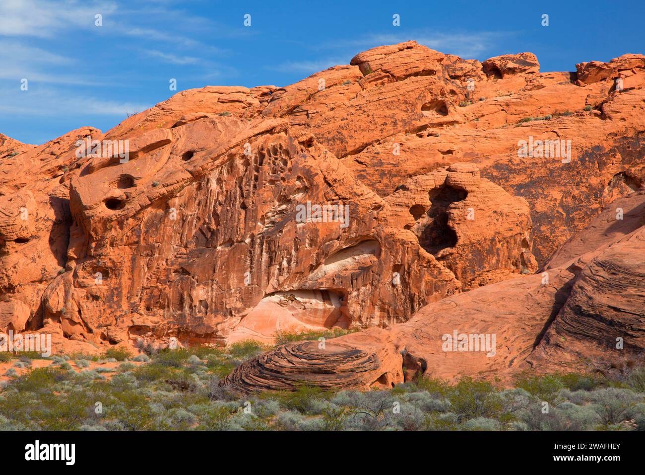 Red rocks near Arch Rock, Valley of Fire State Park, Nevada Stock Photo ...