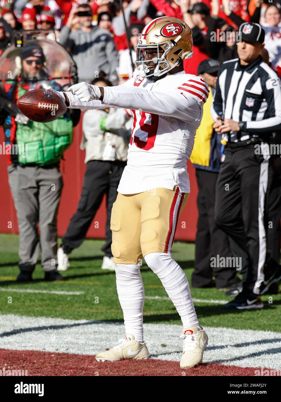 Deebo samuel 49ers touchdown hi-res stock photography and images - Alamy