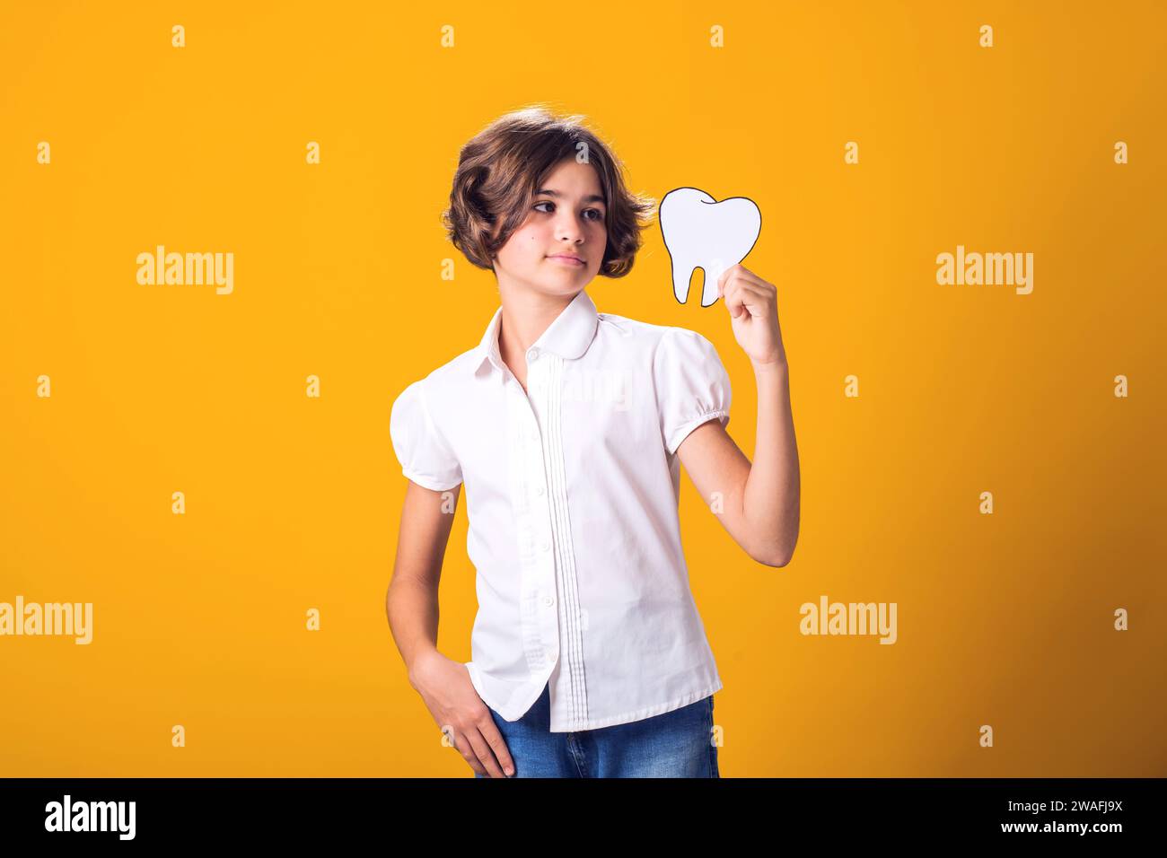 Cheerful papercraft hi-res stock photography and images - Alamy