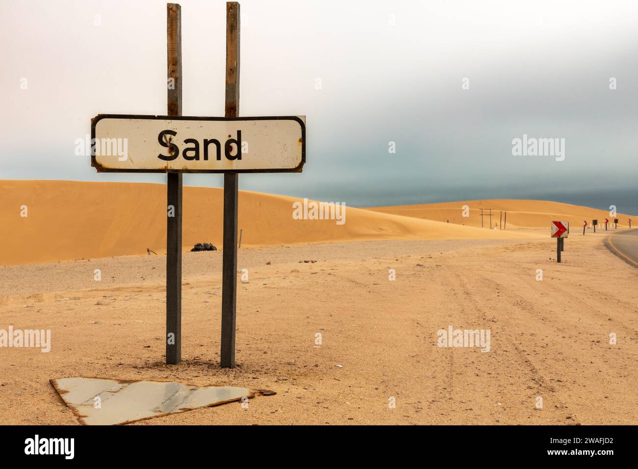 Desert warning signs hi-res stock photography and images - Alamy