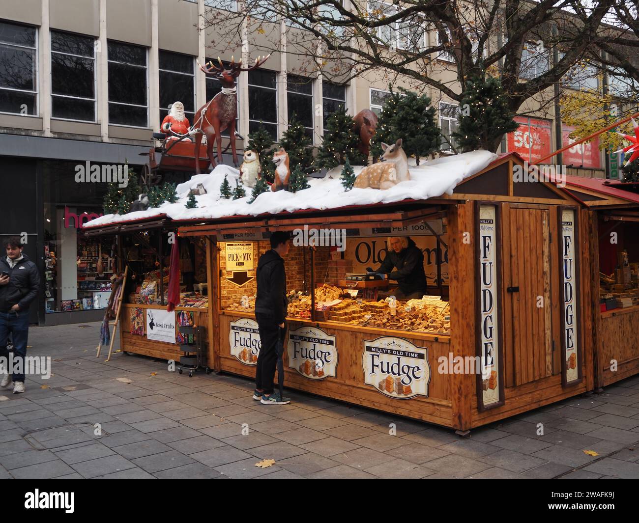 Fudge stall hi-res stock photography and images - Alamy