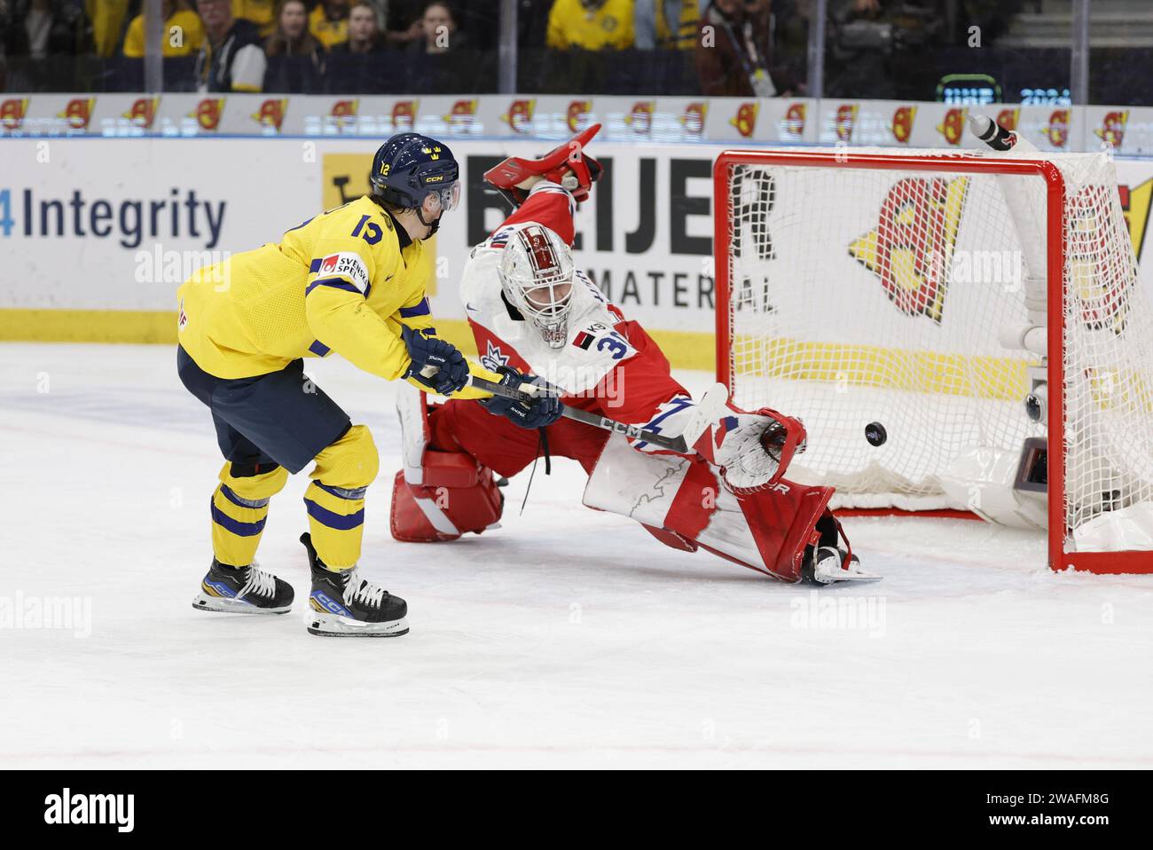 GOTHENBURG, SVERIGE 20240104Sweden's Noah Östlund scores at Czech ...