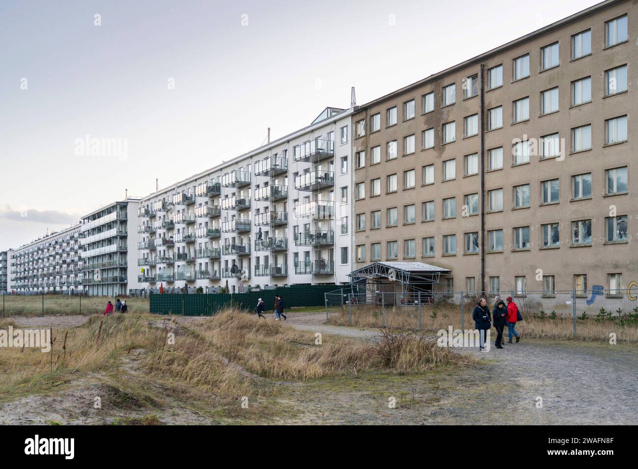 4,5 km lang ist das in der Nazizeit gebaute Kraft durch Freude-Objekt ...