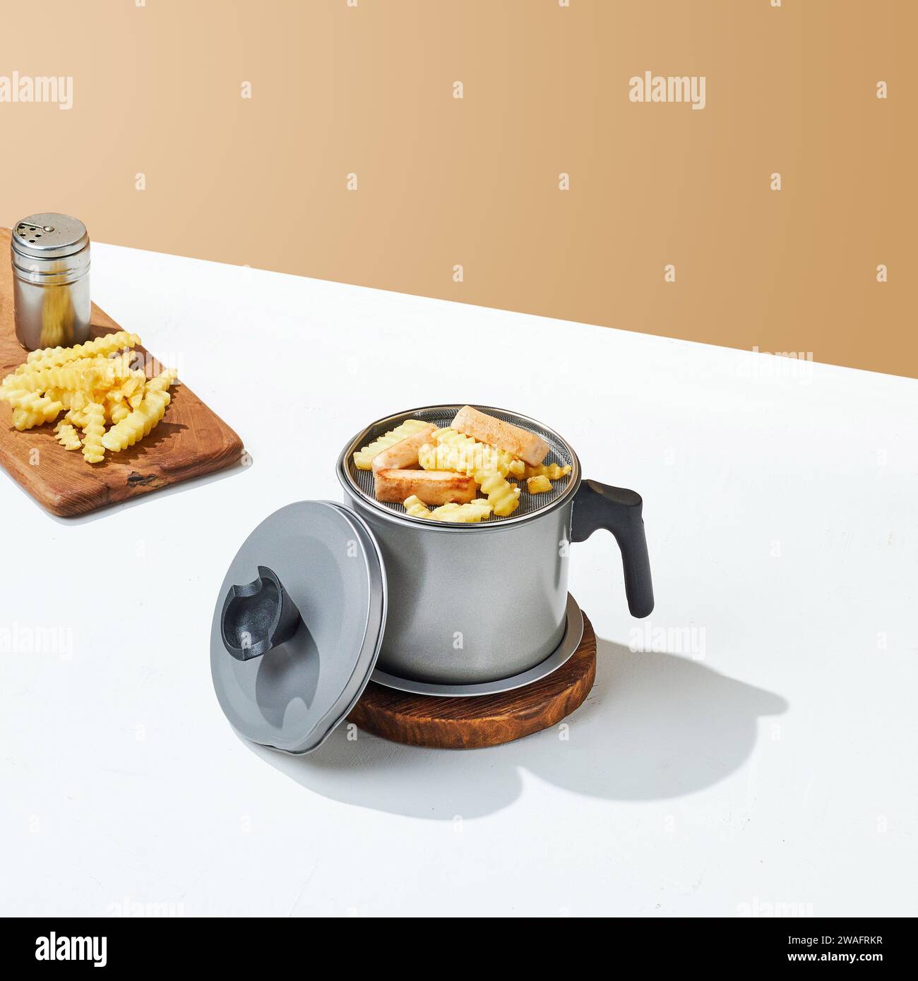 Oil tray hi-res stock photography and images - Alamy