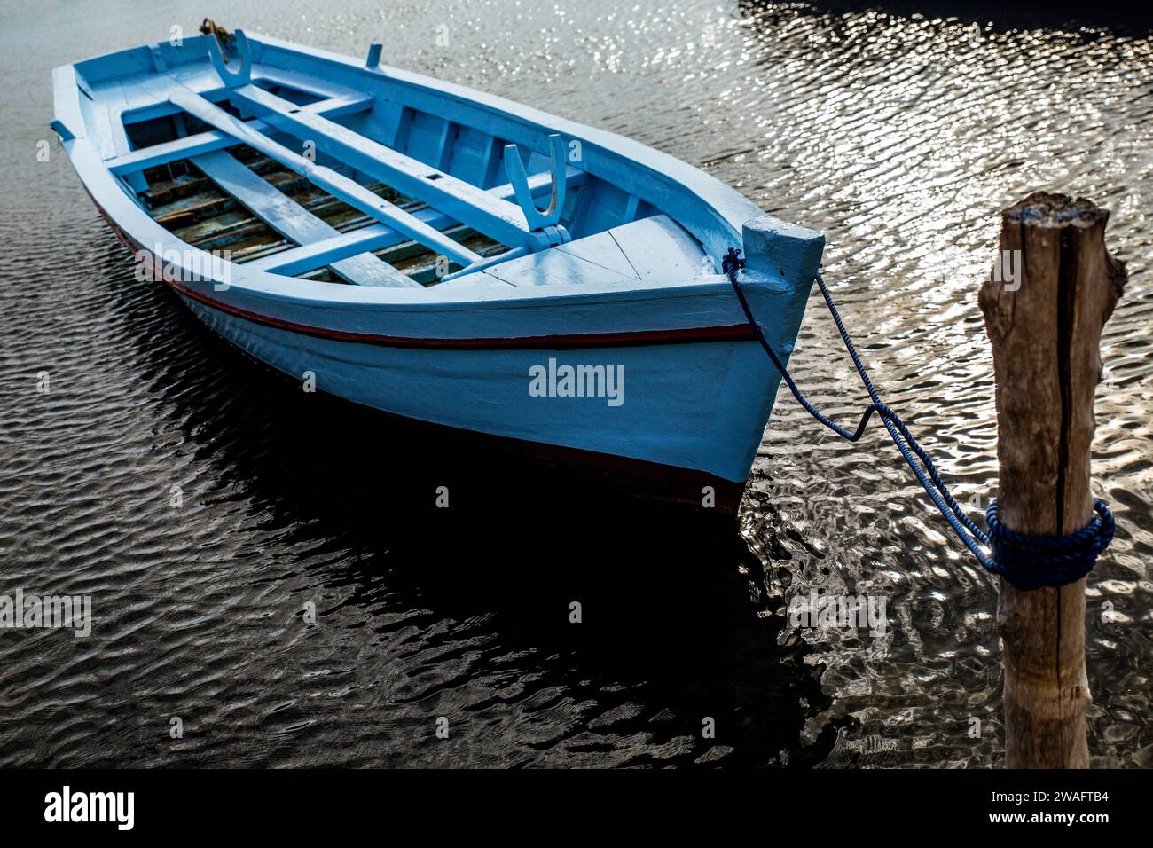 Radiant waves hi-res stock photography and images - Alamy