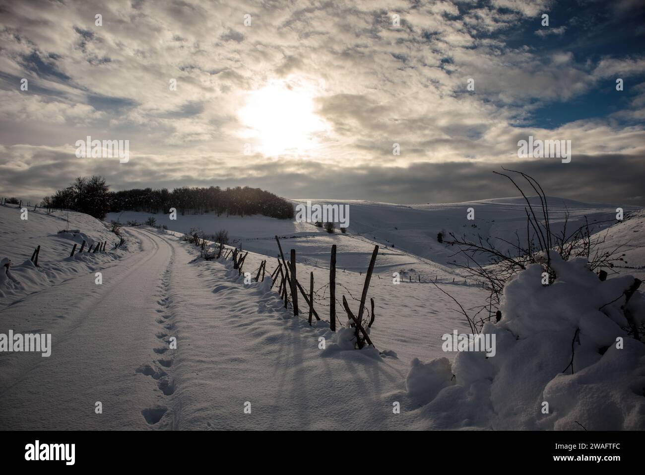 Snow-covered peaks glisten majestically Stock Photo - Alamy