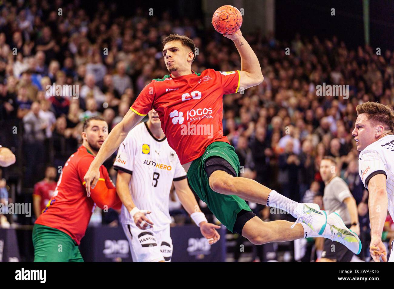 Flensburg, Deutschland. 04th Jan, 2024. Wurf/Tor Francisco Costa ...