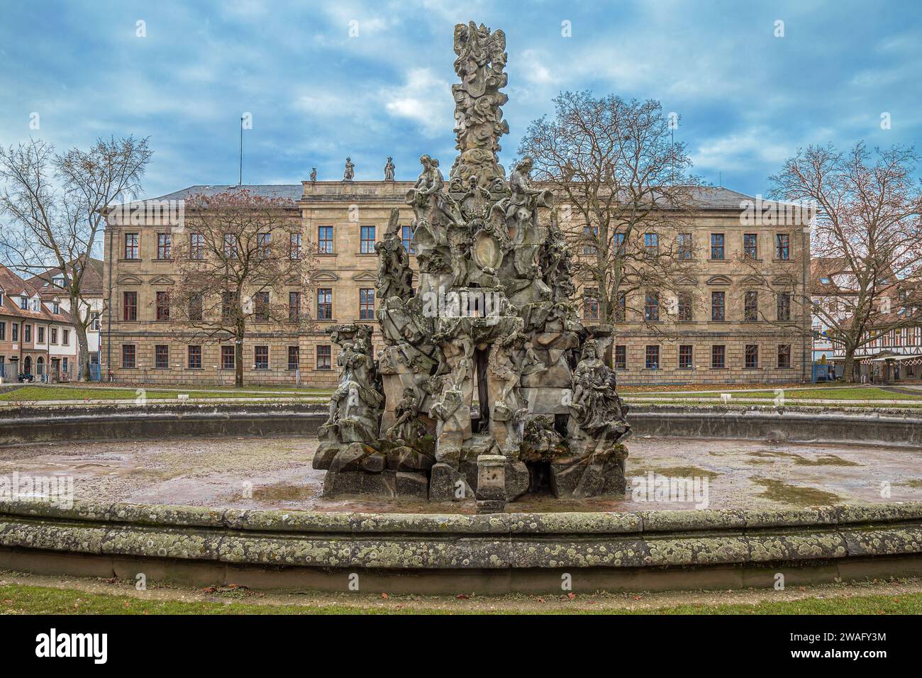 Erlangen, Germany - December 16, 2023: The Huguenot Fountain ... Erlangen, Germany - December 16, 2023: The Huguenot Fountain ...