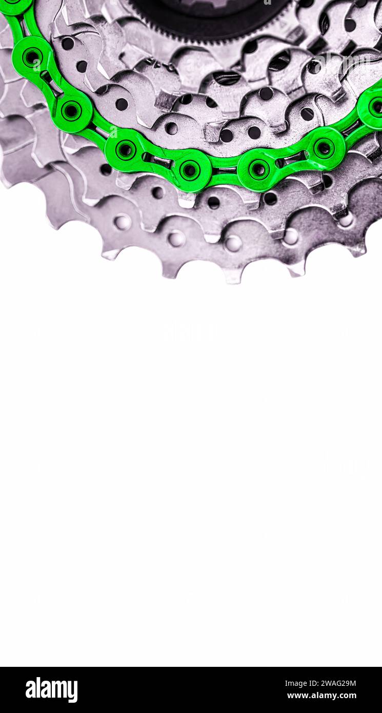 bicycle chain on MTB cassette Stock Photo - Alamy