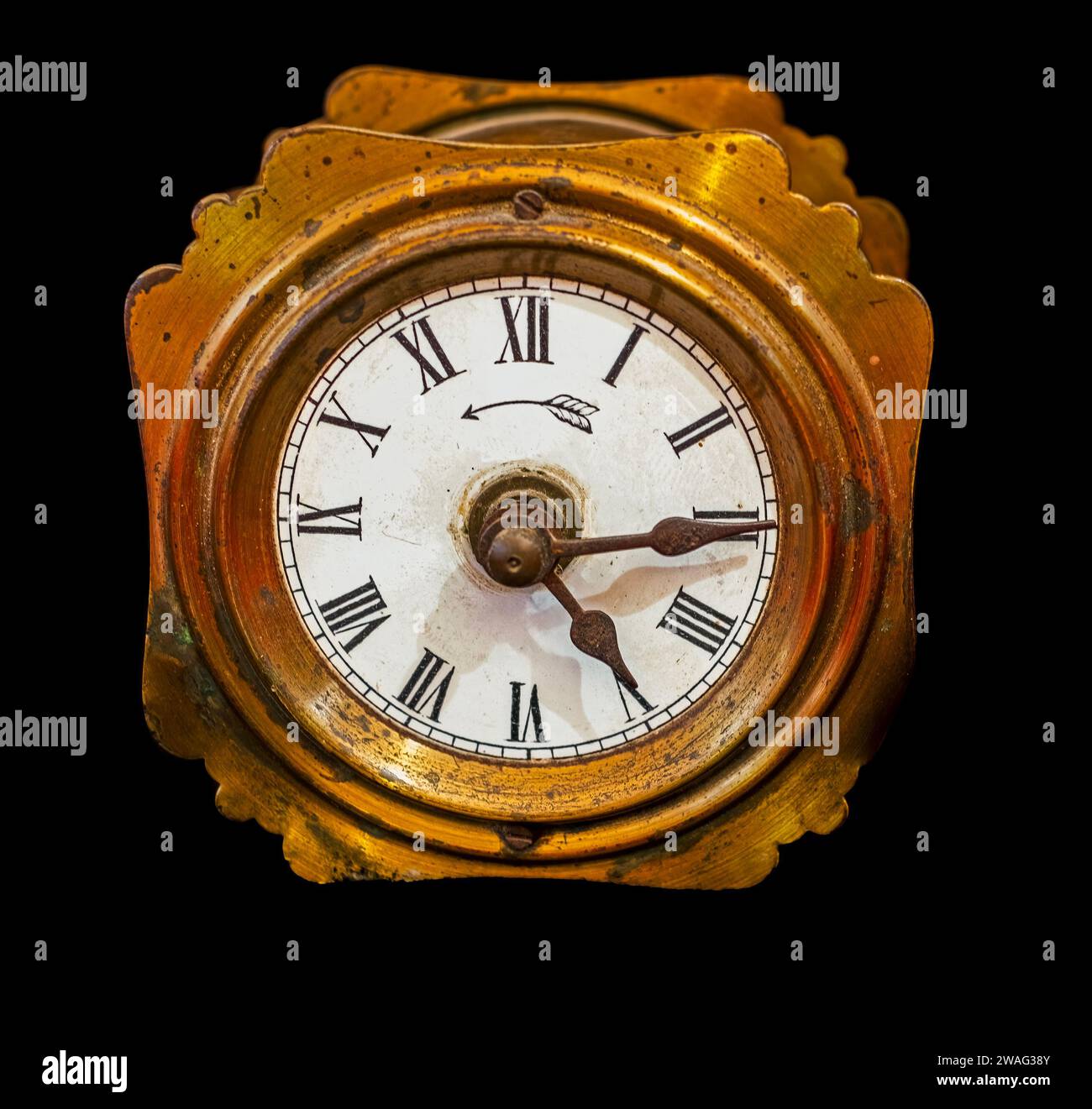 Old black mantle clock hi-res stock photography and images - Alamy
