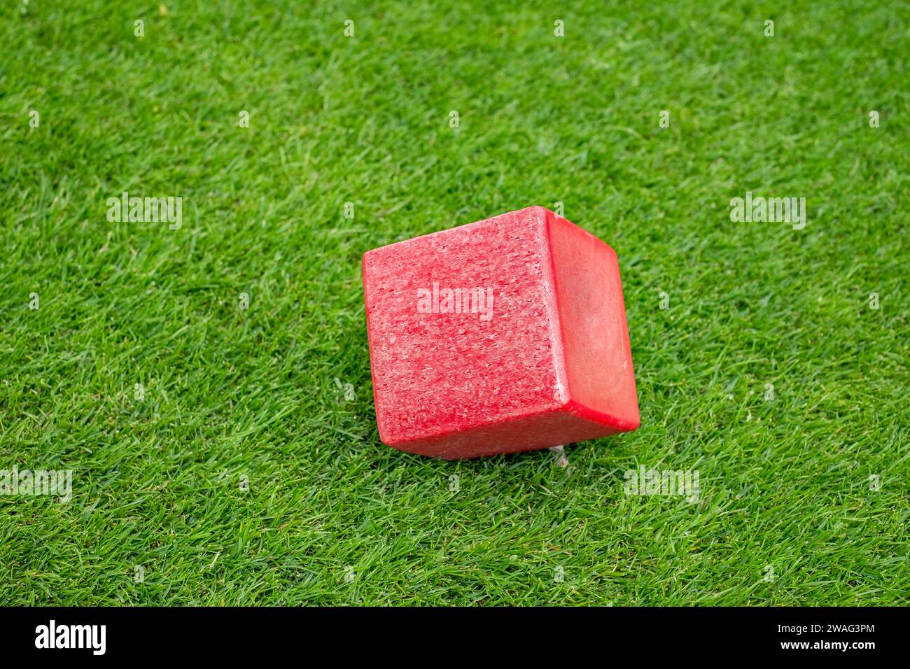 Grass cube 3d hi-res stock photography and images - Alamy