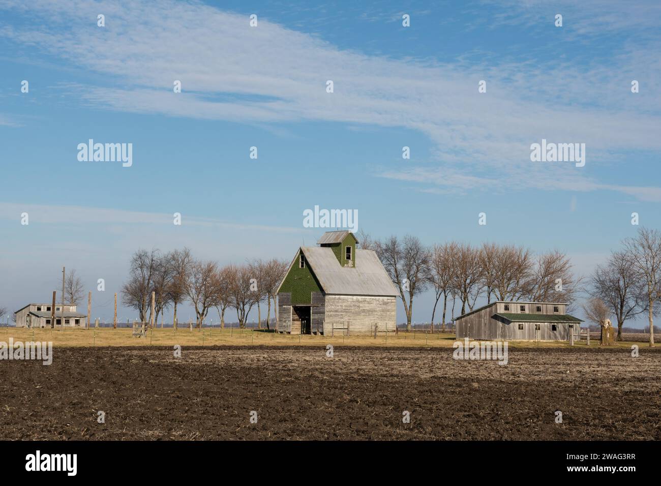 Corn Crib style barn in rural Livingston county, Illinois, USA Stock ...