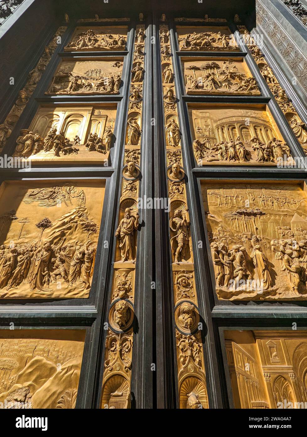 Paradise Gate at the baptistery of the cathedral Santa Maria del Fiore ...
