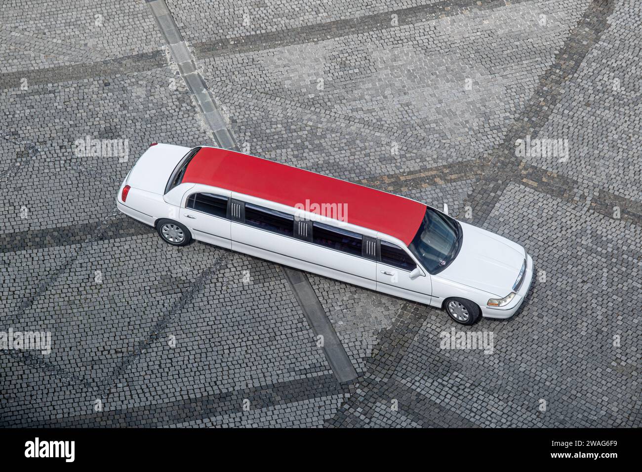 A limousine house hi-res stock photography and images - Alamy