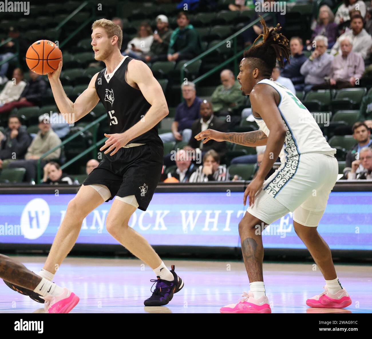 New Orleans, USA. 03rd Jan, 2024. Rice Owls forward Max Fiedler (15 ...