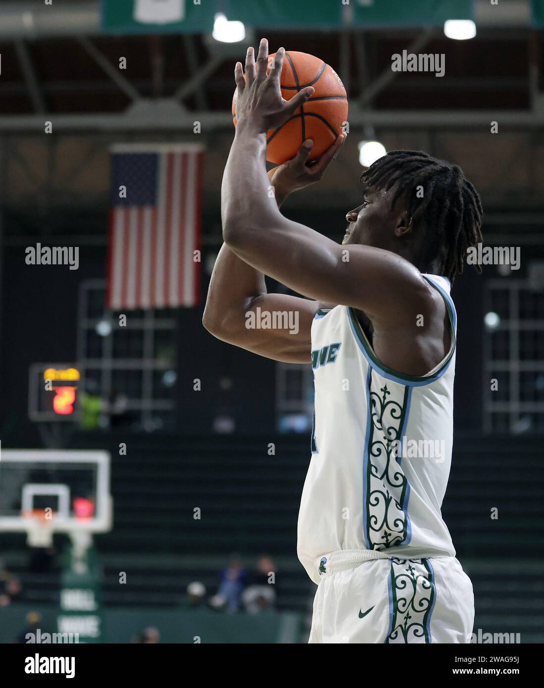 New Orleans, USA. 03rd Jan, 2024. Tulane Green Wave guard Sion James (1 ...