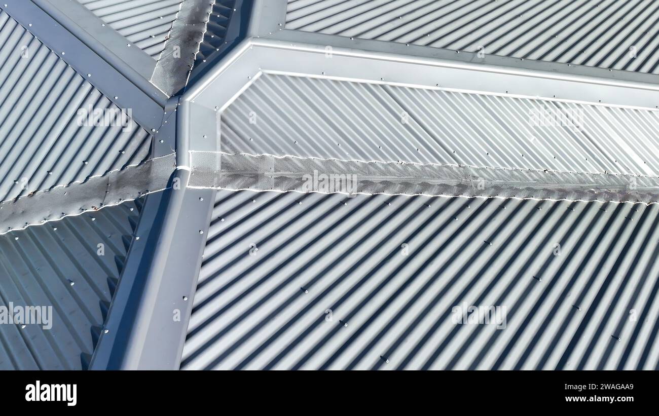 Corrugated metal building domestic hi-res stock photography and images ...