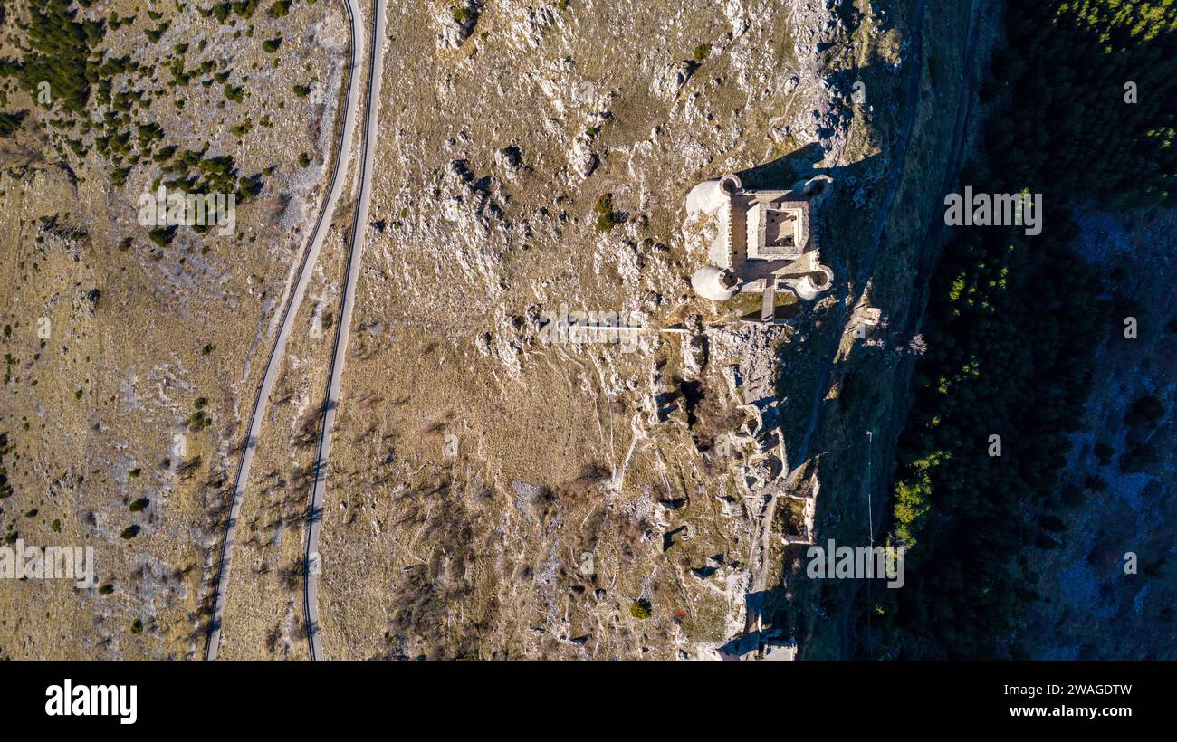 Rocca Calascio 2023. Aerial view of the castle of Rocca Calascio, built ...