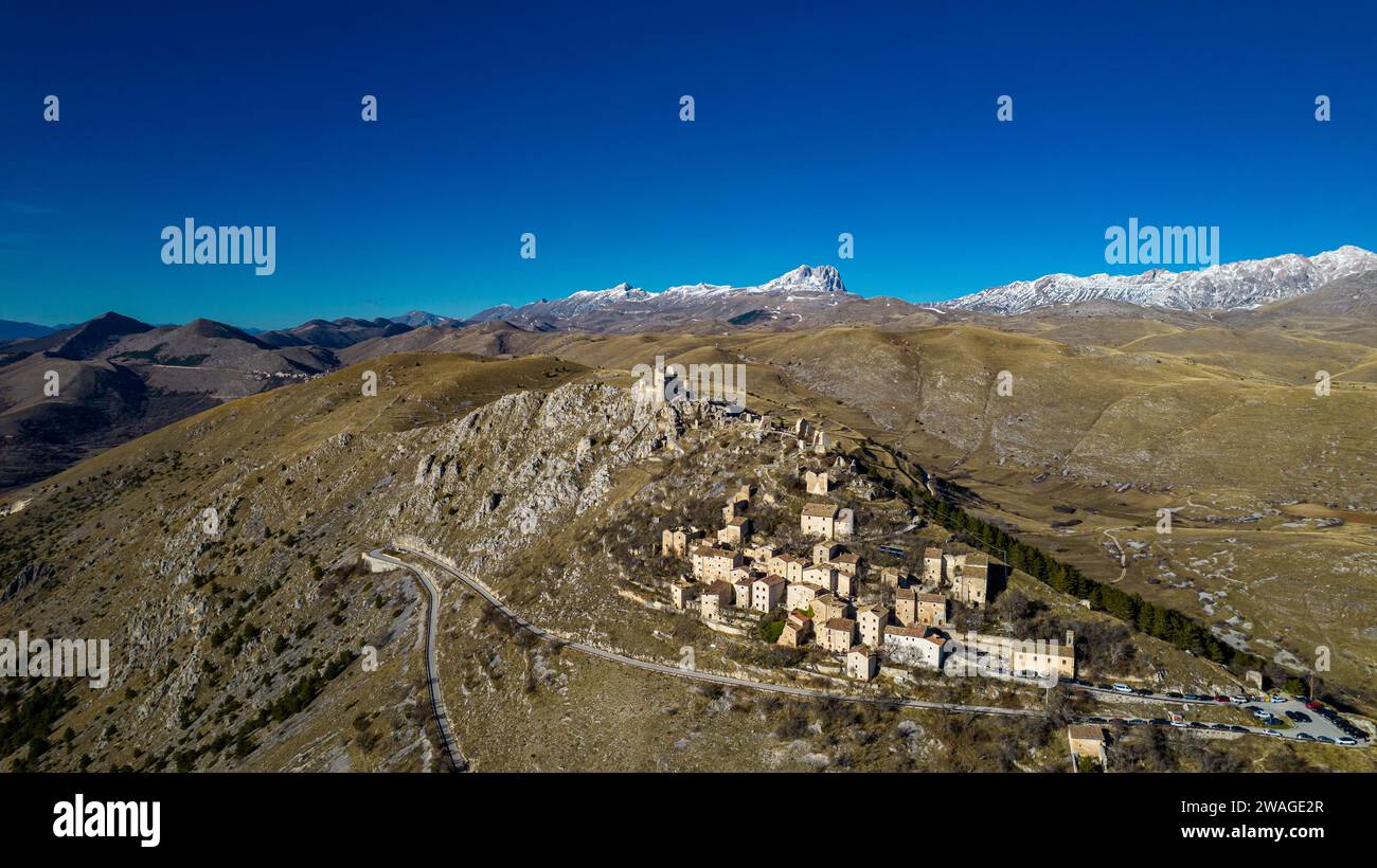 Rocca Calascio 2023. Aerial view of the castle of Rocca Calascio, built ...